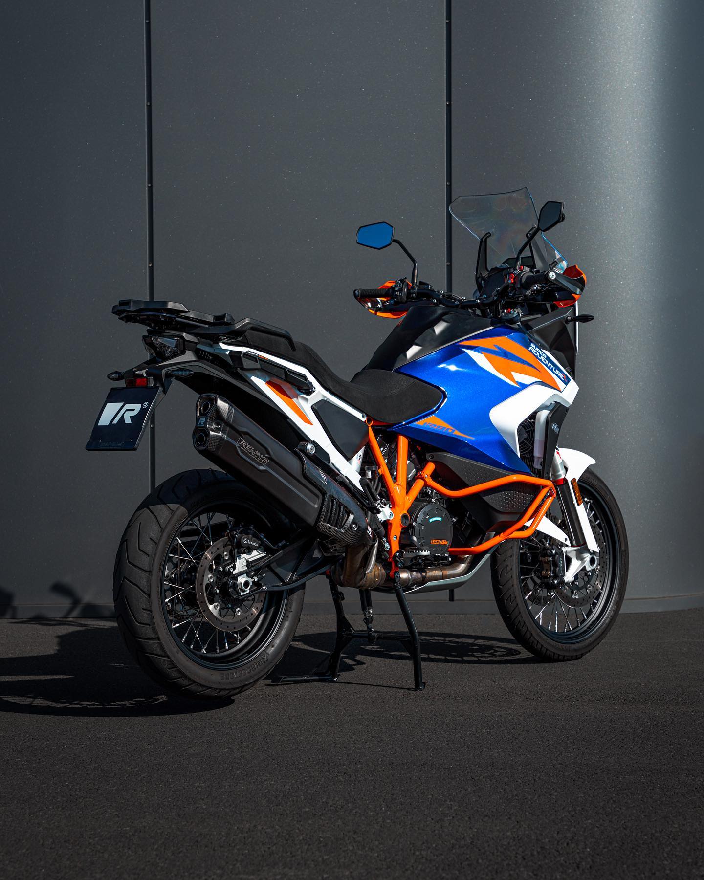 REMUS 8 2.0 Slip On Sport Exhaust incl. Carbon heat protecting shield ...