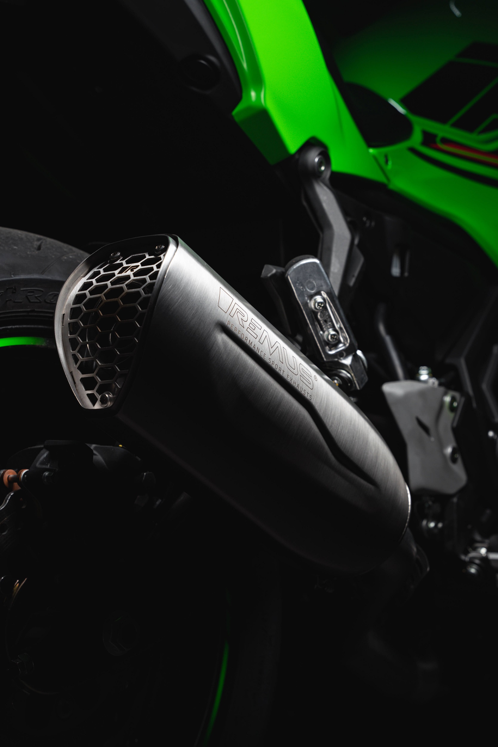 Slip On REMUS NXT Sport Exhaust Kawasaki Z650 / Ninja 650, stainless ...